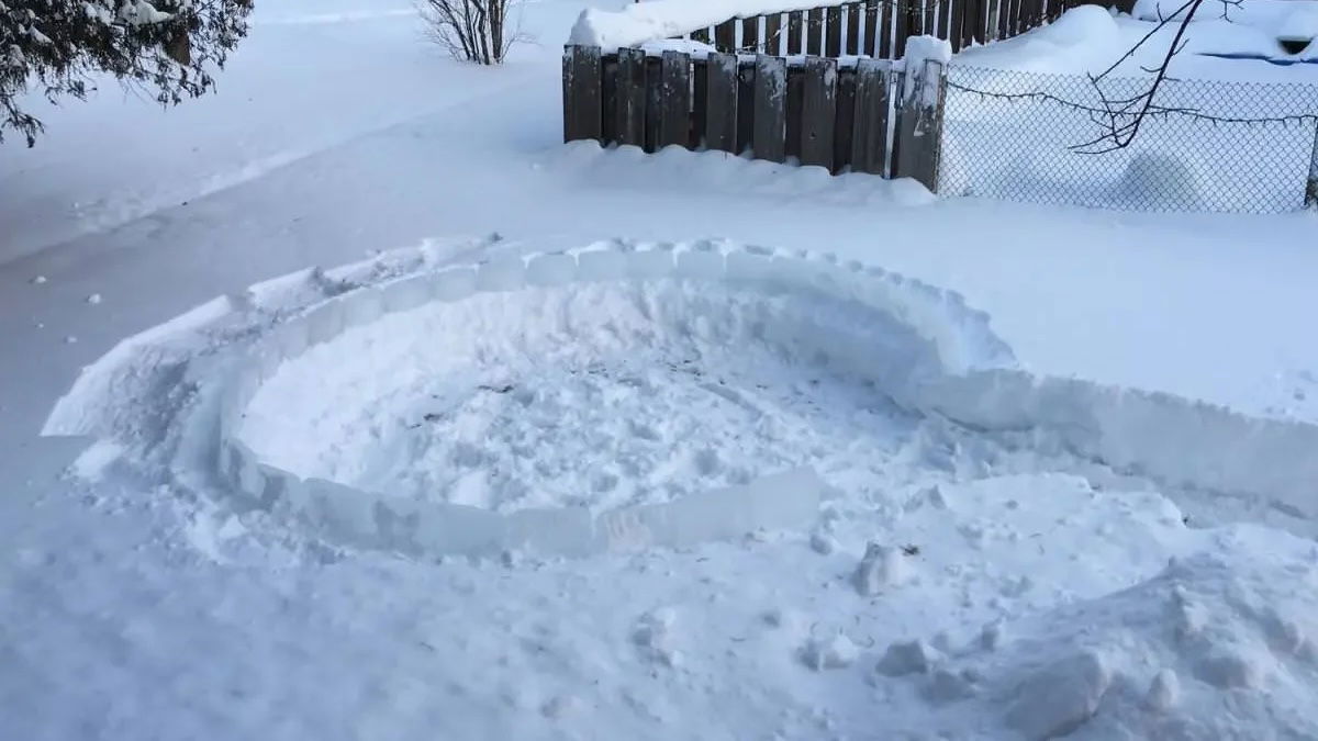How to Build an Igloo: Step-by-Step Instructions - Outdoors with Bear Grylls